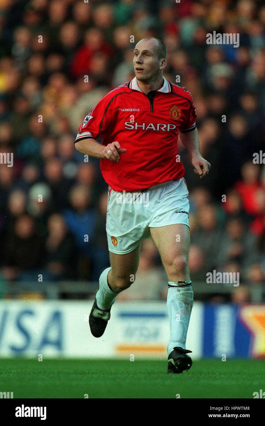 JAAP STAM MANCHESTER UNITED FC 24 October 1998 Stock Photo - Alamy