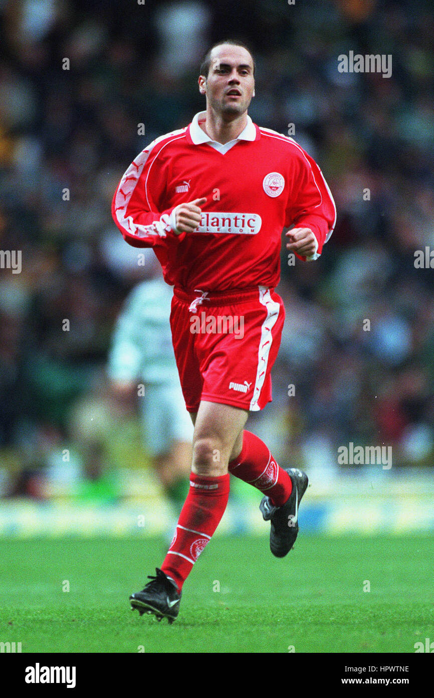 ROBBIE WINTERS ABERDEEN FC 24 October 1998 Stock Photo - Alamy