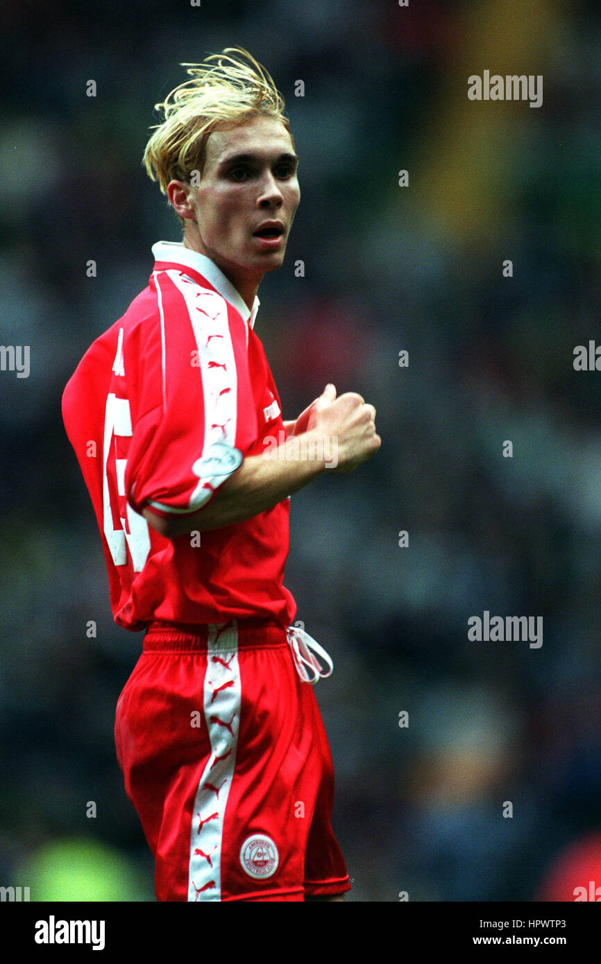 RUSSELL ANDERSON ABERDEEN FC 24 October 1998 Stock Photo - Alamy