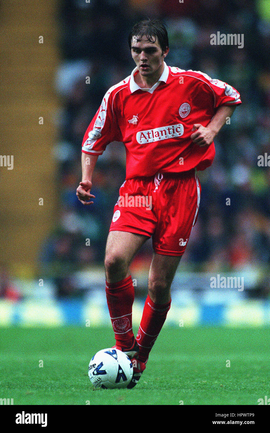 DAVID ROWSON ABERDEEN FC 24 October 1998 Stock Photo - Alamy