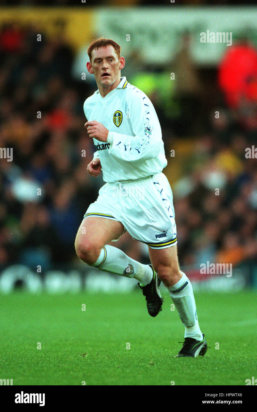DAVID HOPKIN LEEDS UNITED FC 25 October 1998 Stock Photo - Alamy