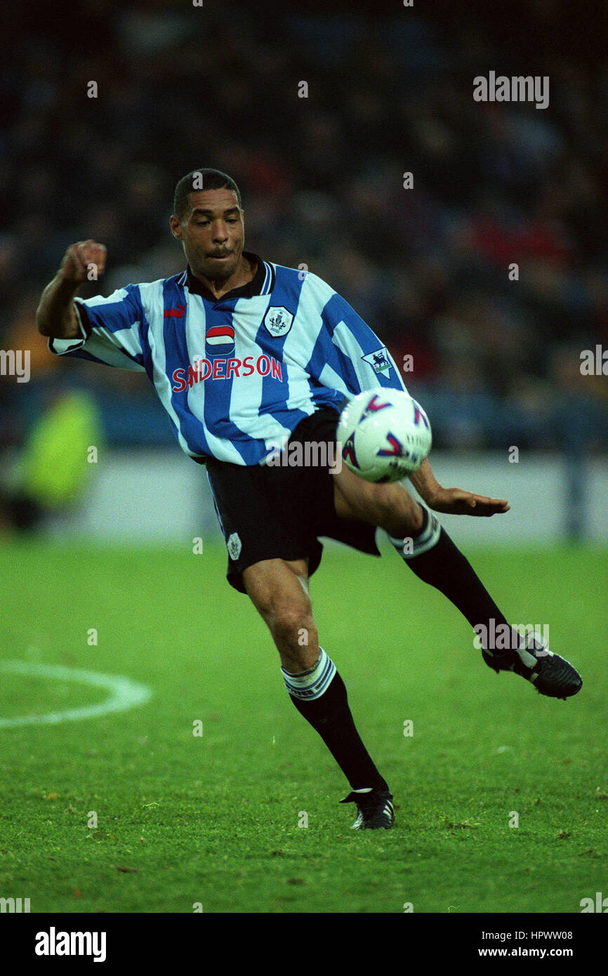 Des Walker Football Stock Photos & Des Walker Football Stock Images - Alamy