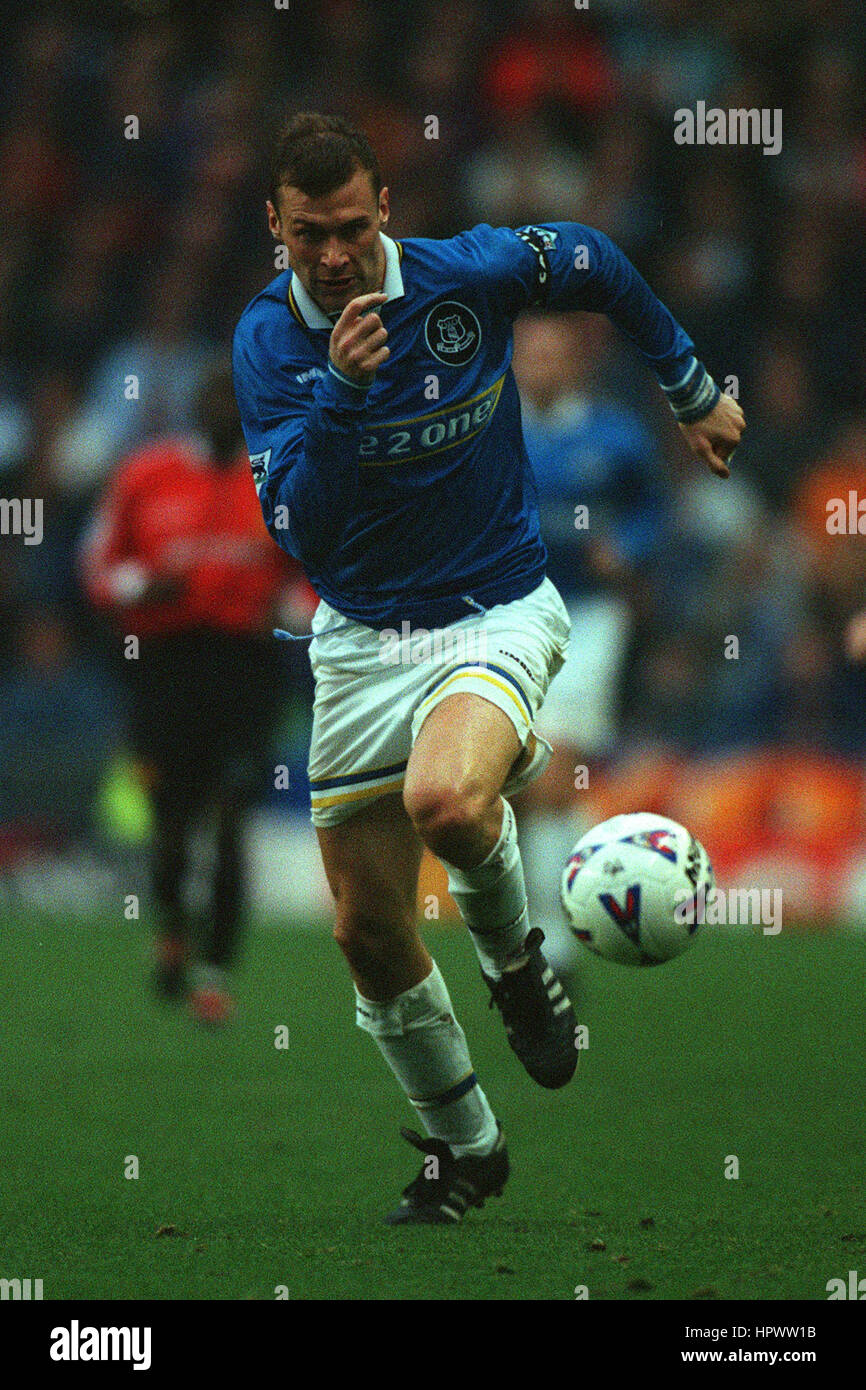 DUNCAN FERGUSON EVERTON FC 31 October 1998 Stock Photo - Alamy