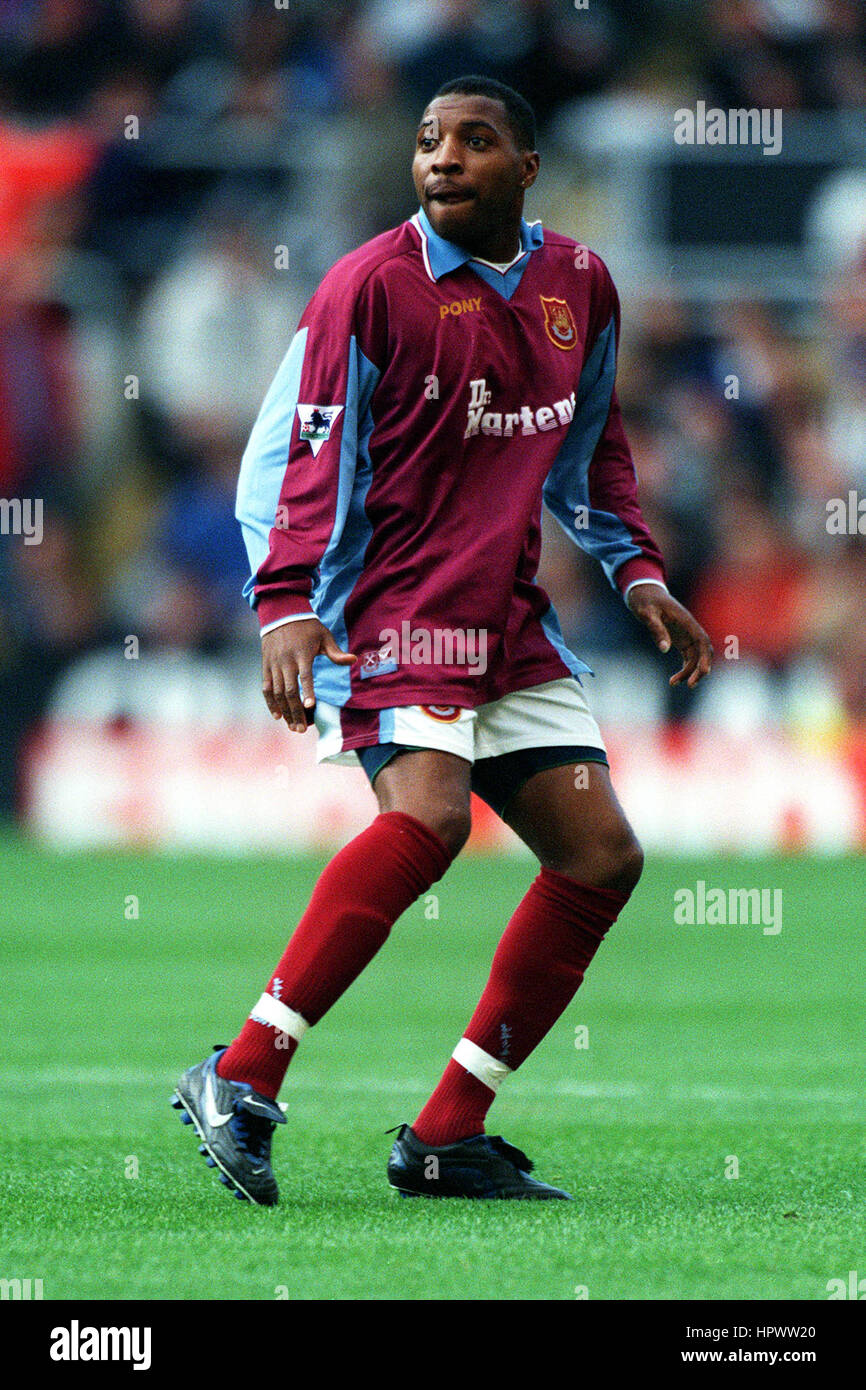 ANDREW IMPEY WEST HAM UNITED FC 31 October 1998 Stock Photo - Alamy