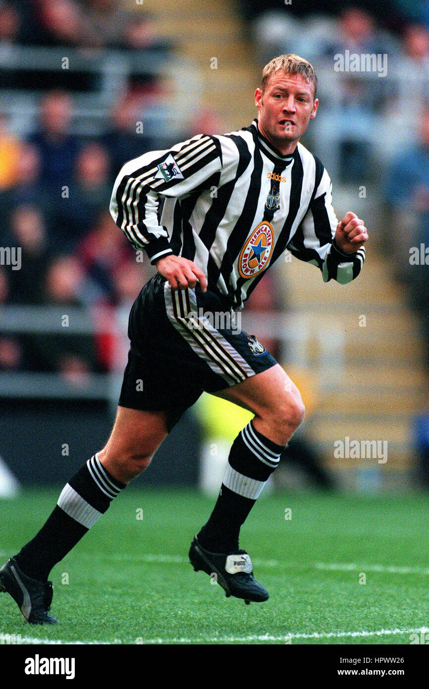 DAVID BATTY NEWCASTLE UNITED FC 31 October 1998 Stock Photo - Alamy