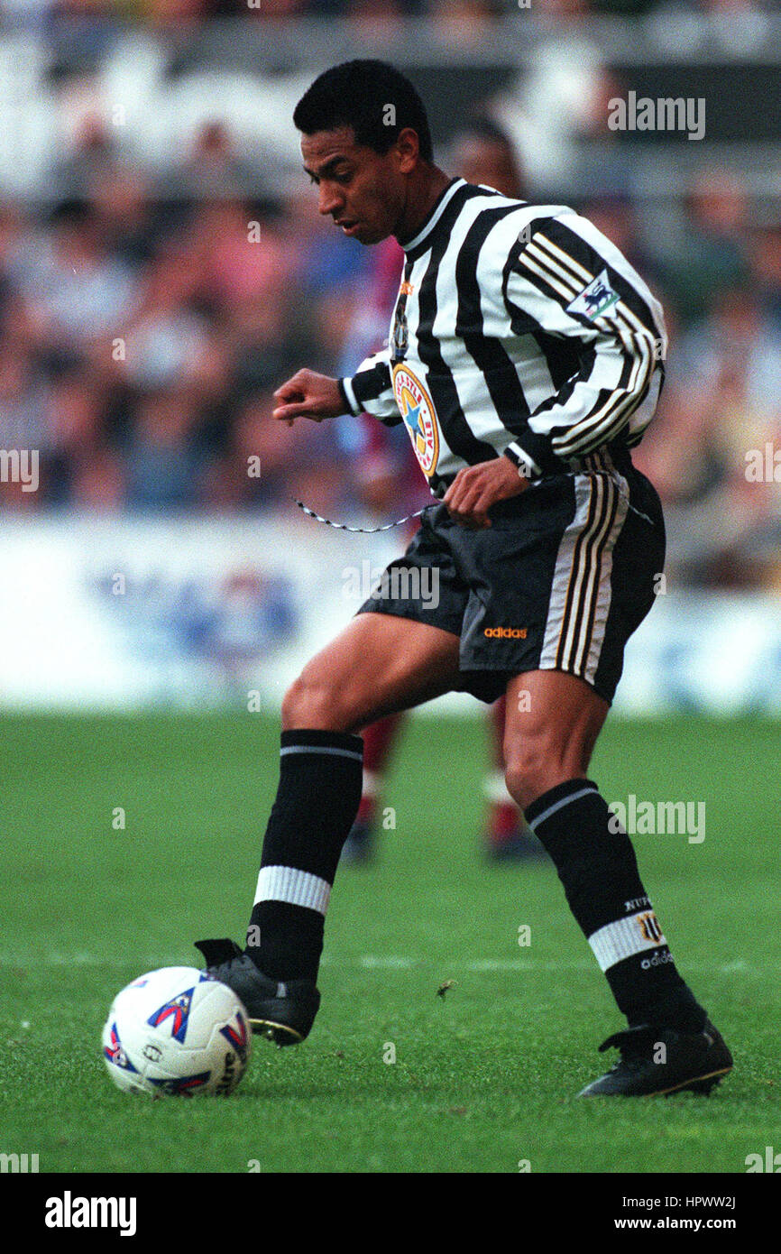 NOLBERTO SOLANO NEWCASTLE UNITED FC 31 October 1998 Stock Photo - Alamy