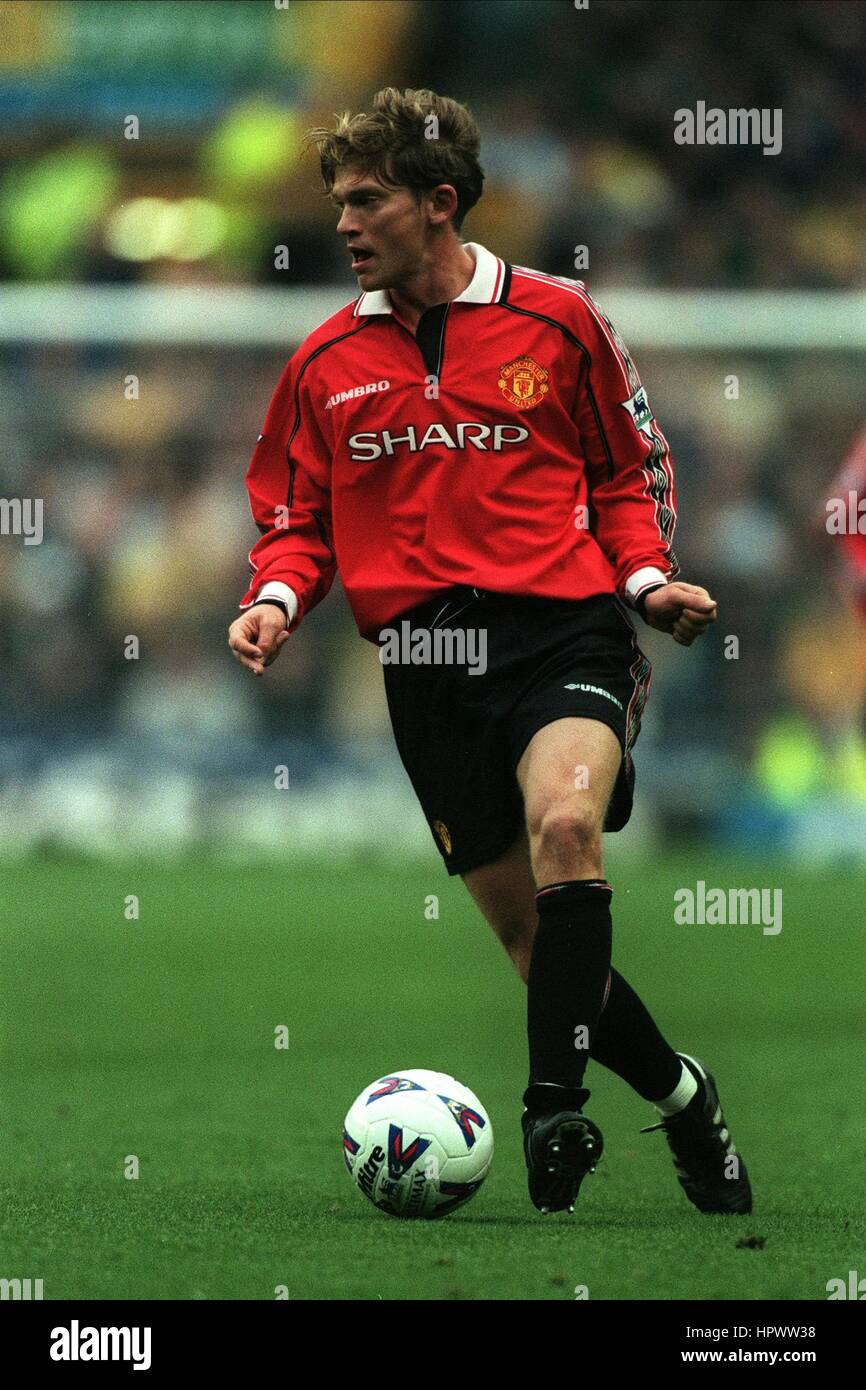 JESPER BLOMQVIST MANCHESTER UNITED FC 02 November 1998 Stock Photo - Alamy