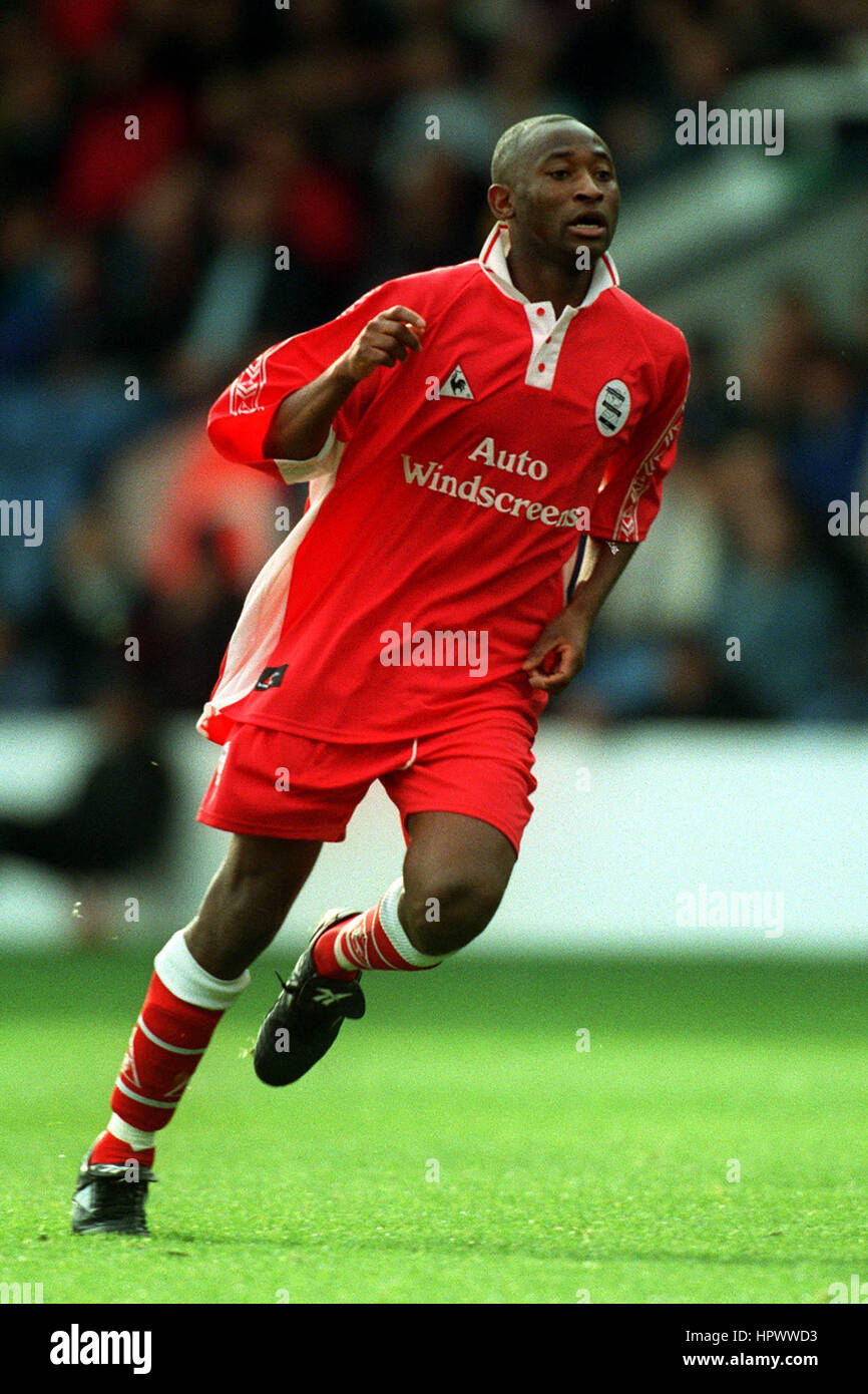 PETER NDLOVU BIRMINGHAM CITY FC 07 November 1998 Stock Photo - Alamy