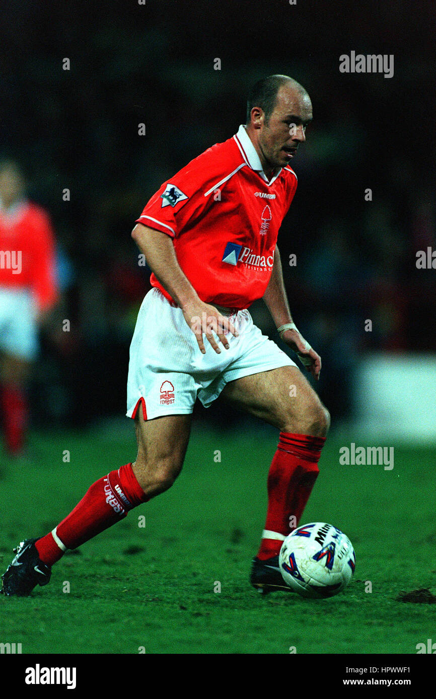 STEVE STONE NOTTINGHAM FOREST FC 07 November 1998 Stock Photo - Alamy