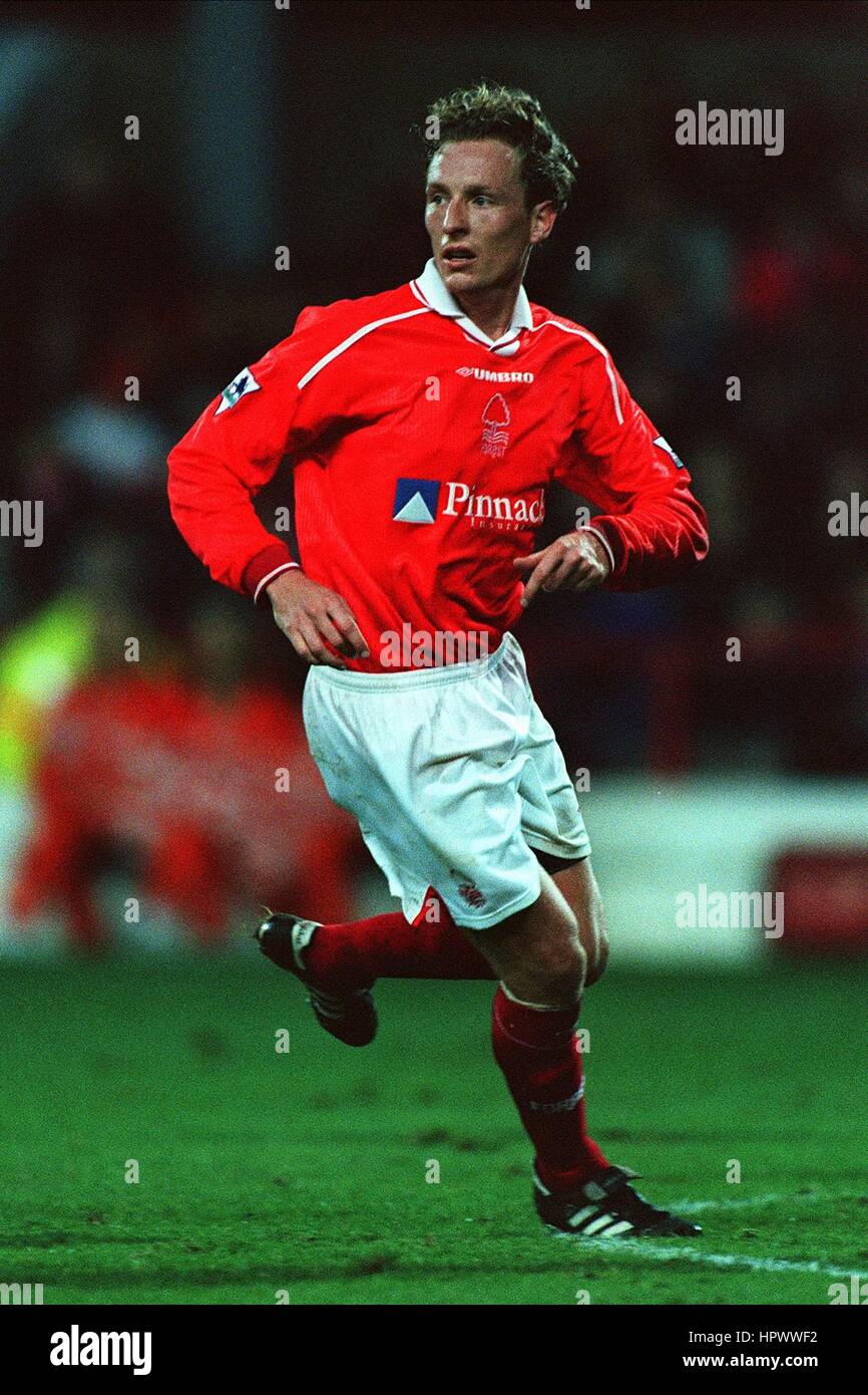 SCOT GEMMILL NOTTINGHAM FOREST FC 07 November 1998 Stock Photo - Alamy