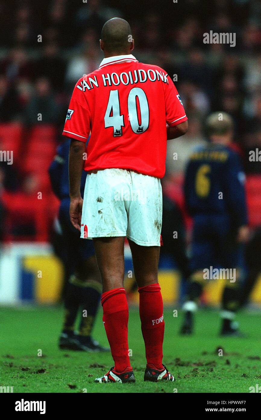 Nottingham forest art of football hi-res stock photography and images ...