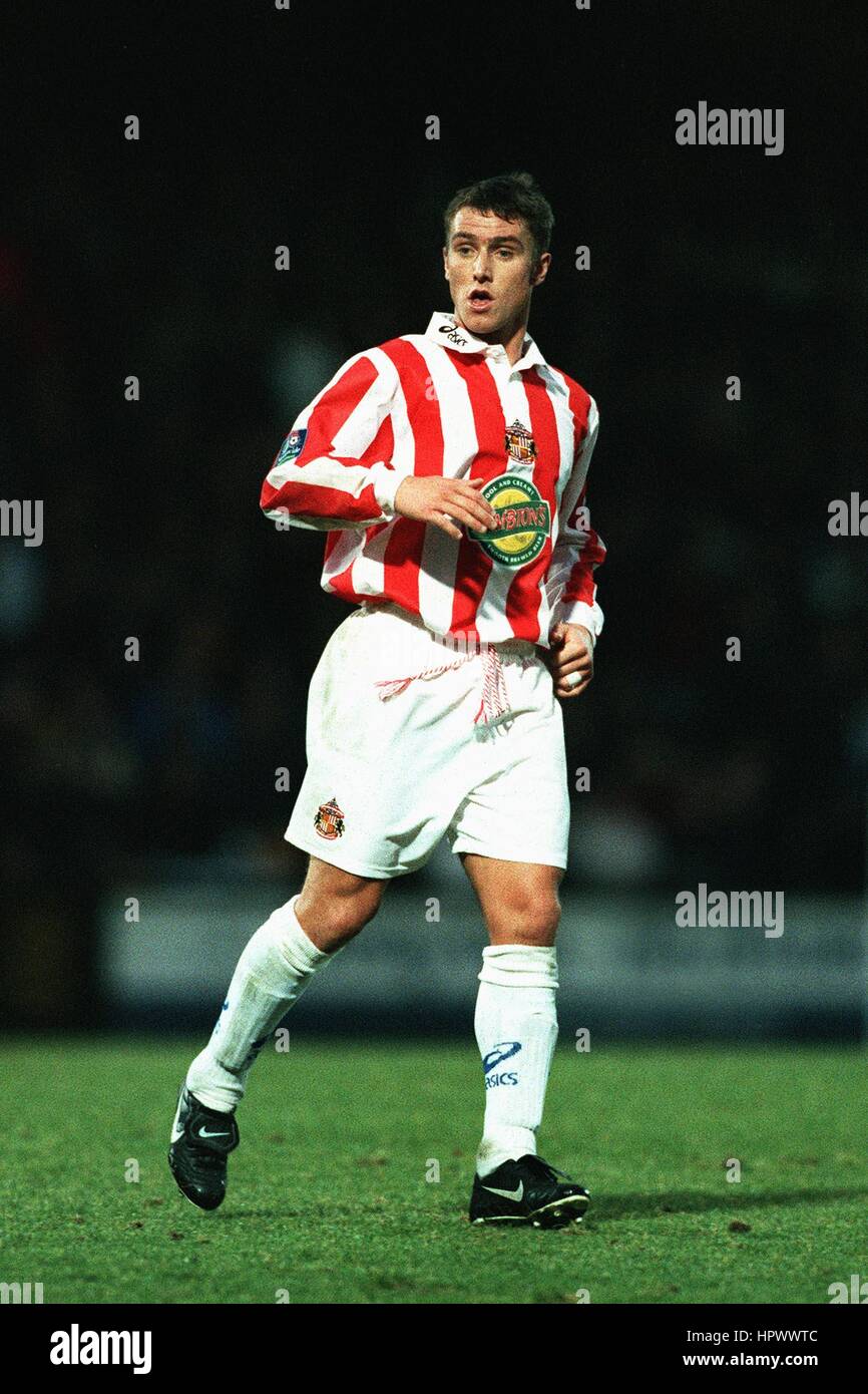 LEE CLARK SUNDERLAND FC 16 November 1998 Stock Photo - Alamy