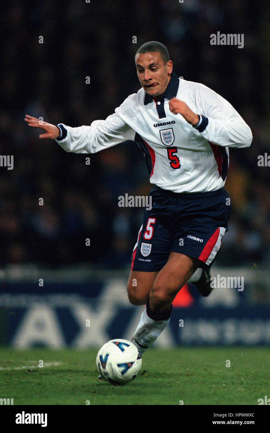 Rio ferdinand 1998 hi-res stock photography and images - Alamy