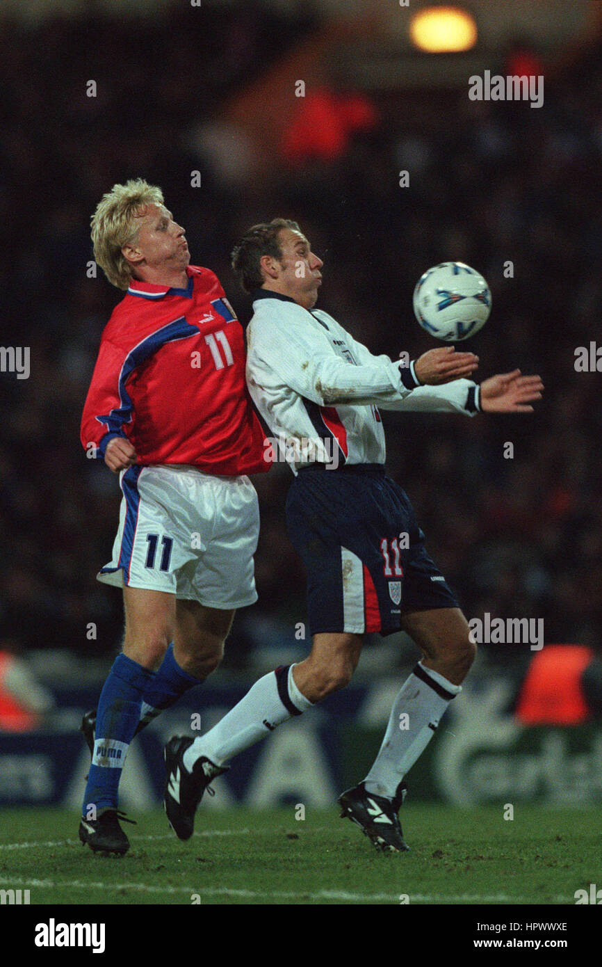 PAUL MERSON & RADEK BEJBL ENGLAND V CZECH REPUBLIC 18 November 1998 ...