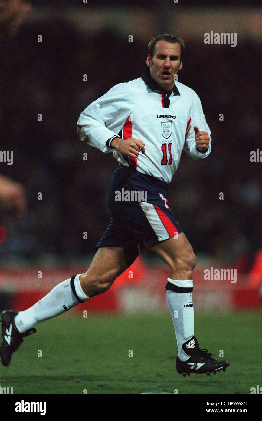 Paul merson 1998 hi-res stock photography and images - Alamy