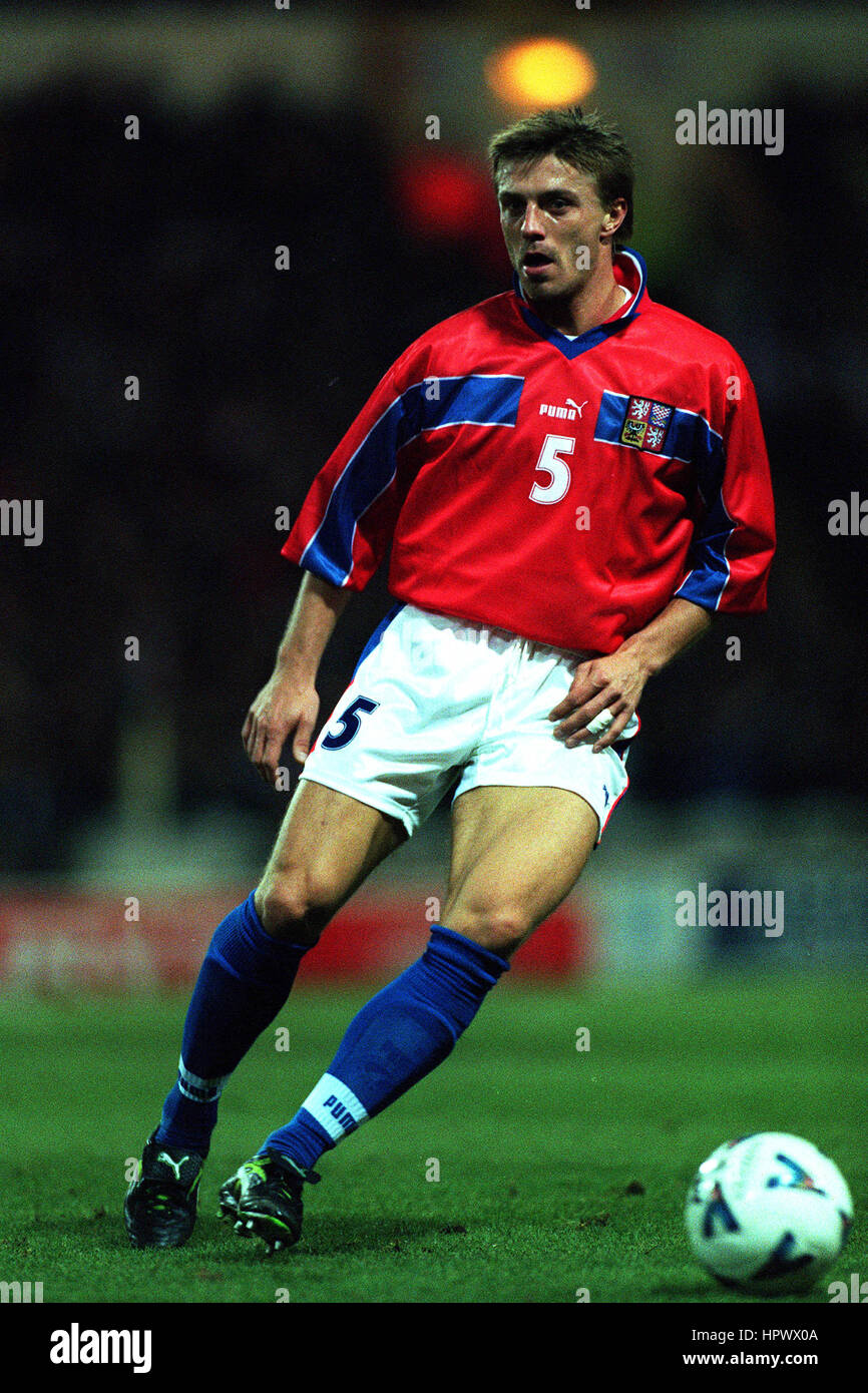 TOMAS REPKA CZECH REPUBLIC & FIORENTINA 18 November 1998 Stock Photo ...