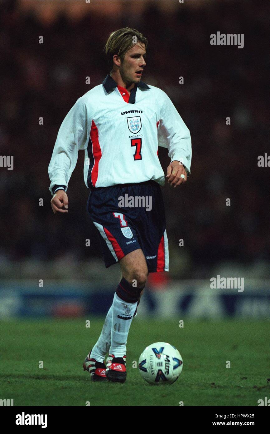 David beckham manchester united 1998 hi-res stock photography and ...