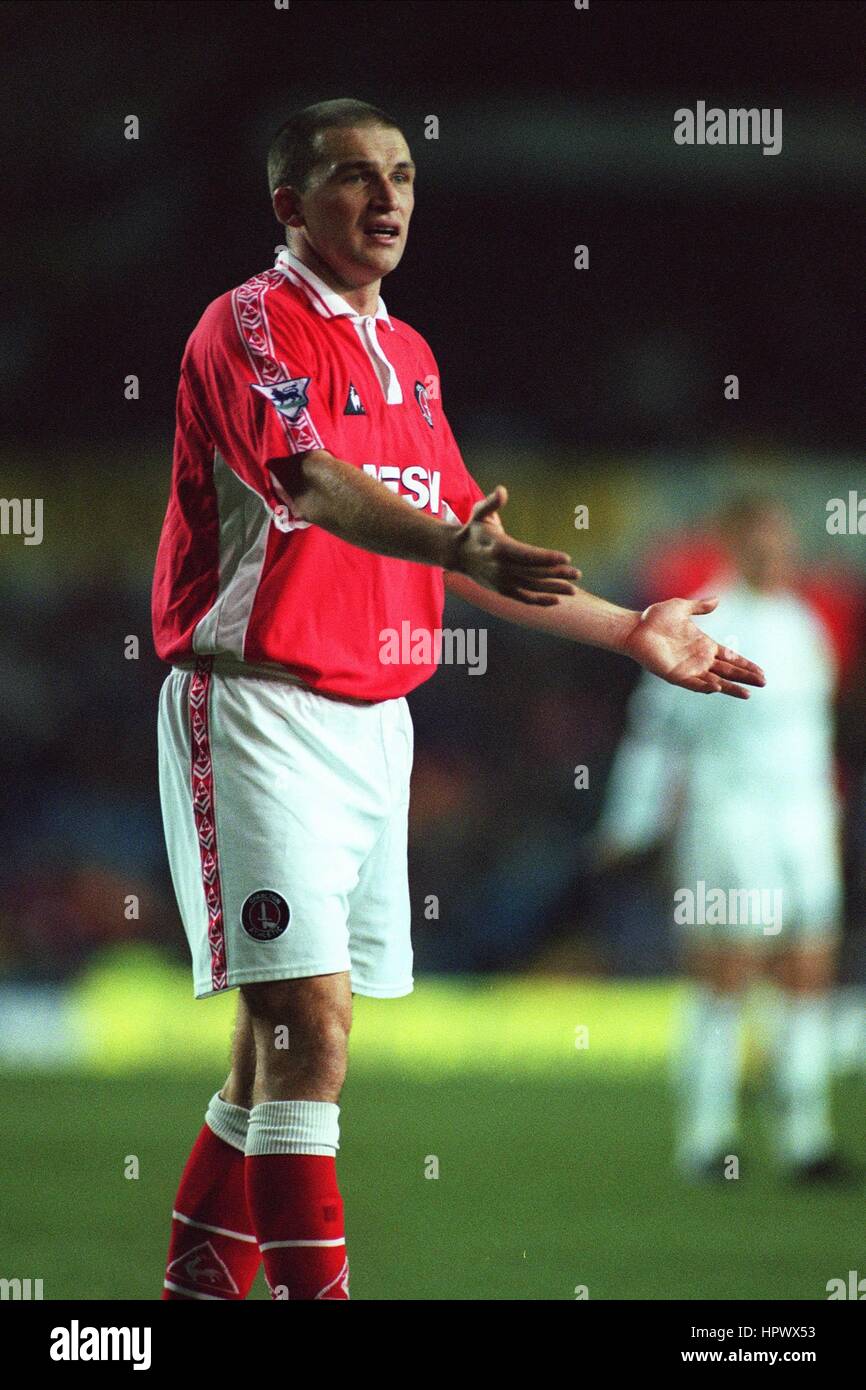 EDDIE YOUDS CHARLTON ATHLETIC FC 21 November 1998 Stock Photo - Alamy