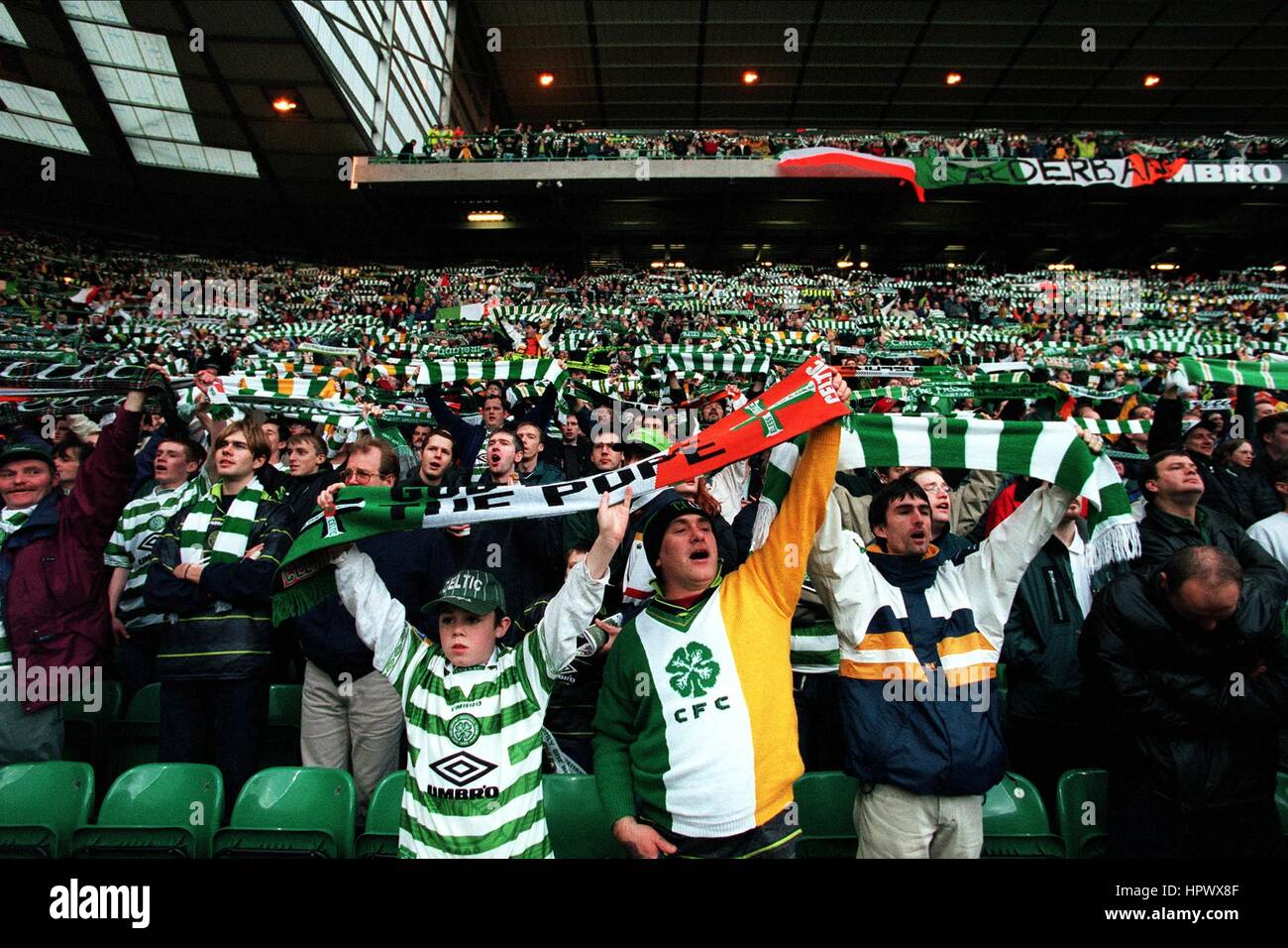 Glasgow celtic fans hi-res stock photography and images - Alamy