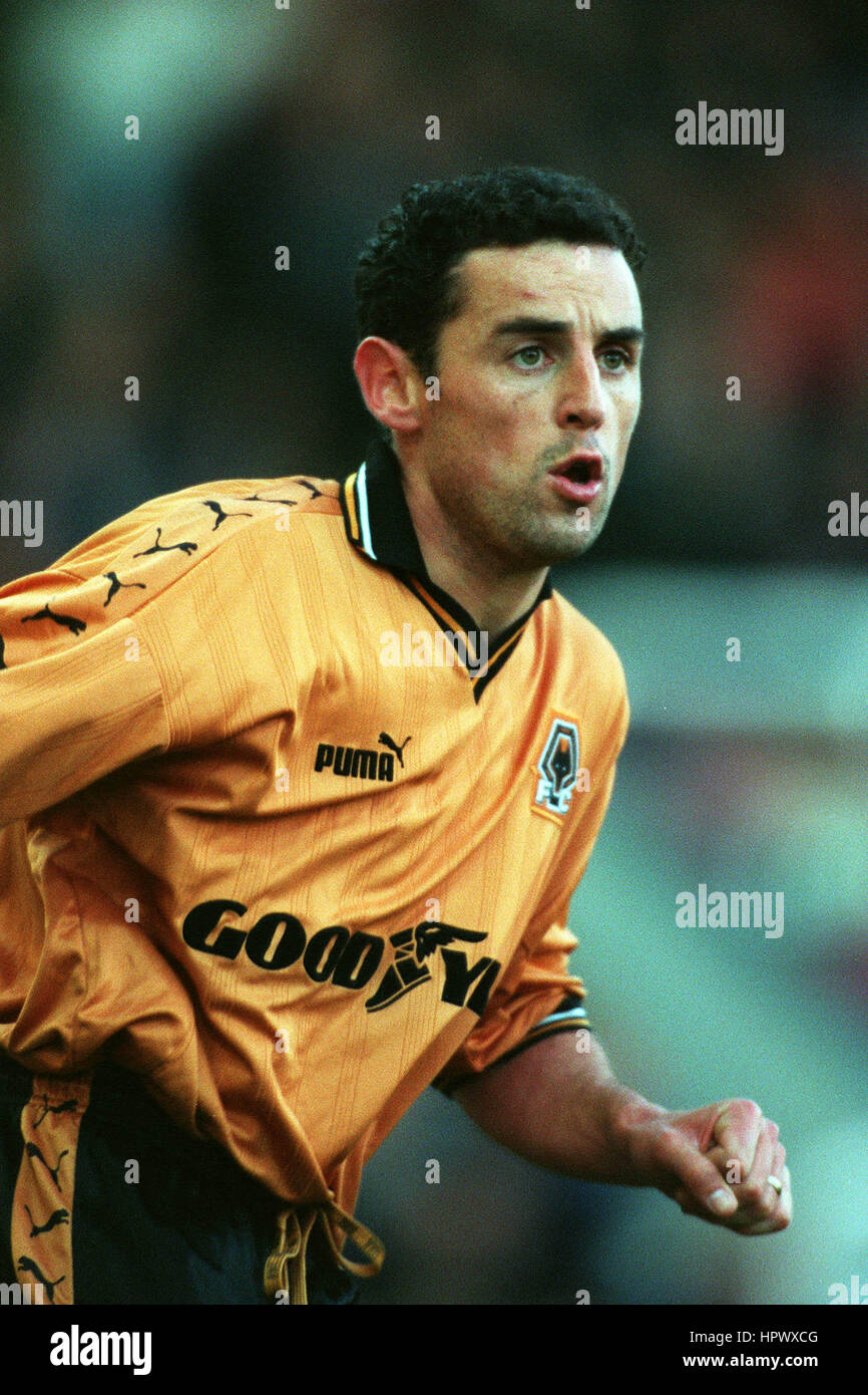 KEVIN MUSCAT WOLVERHAMPTON WANDERERS FC 29 November 1998 Stock Photo ...