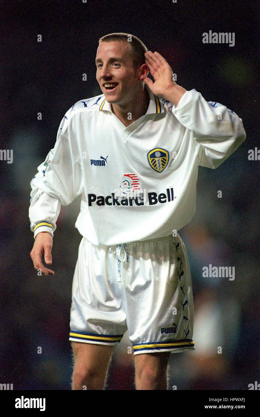 LEE BOWYER LEEDS UNITED FC 05 December 1998 Stock Photo - Alamy
