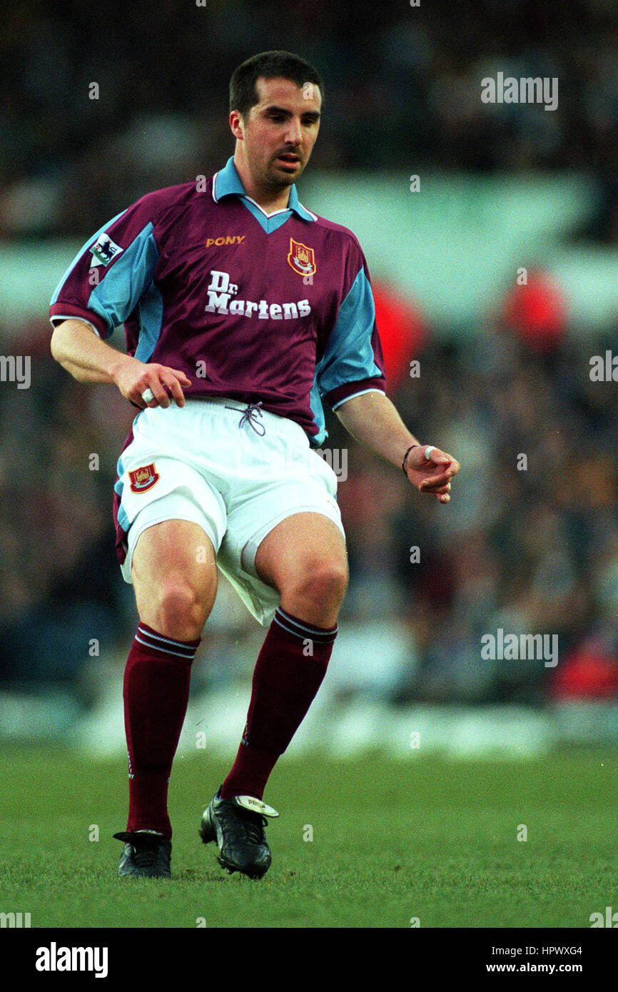 Pearce west ham hi-res stock photography and images - Alamy