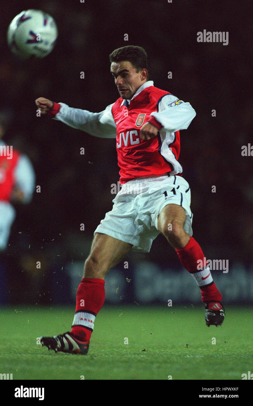 MARC OVERMARS ARSENAL FC 06 December 1998 Stock Photo - Alamy