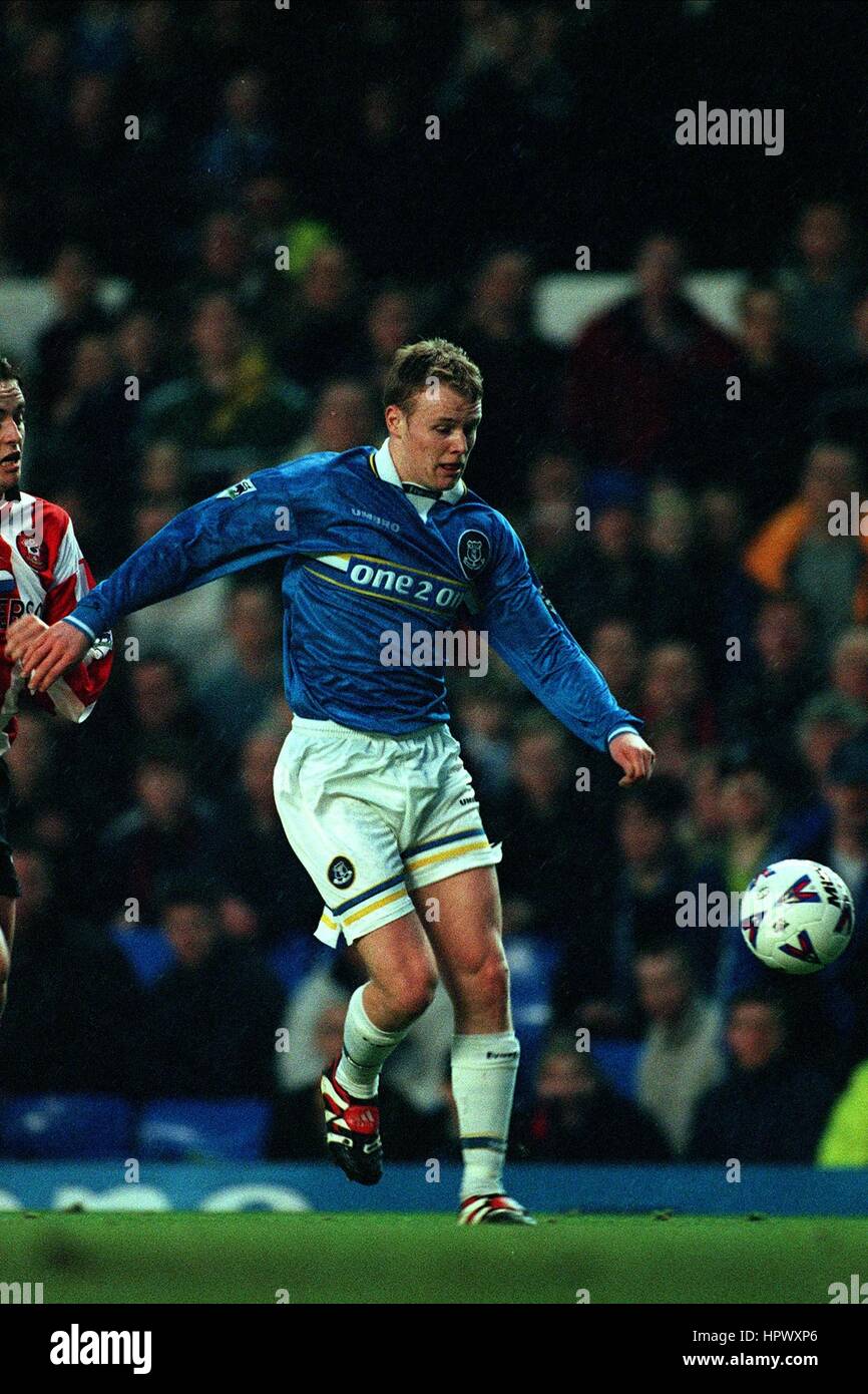 MICHAEL BALL . EVERTON FC 12 December 1998 Stock Photo - Alamy