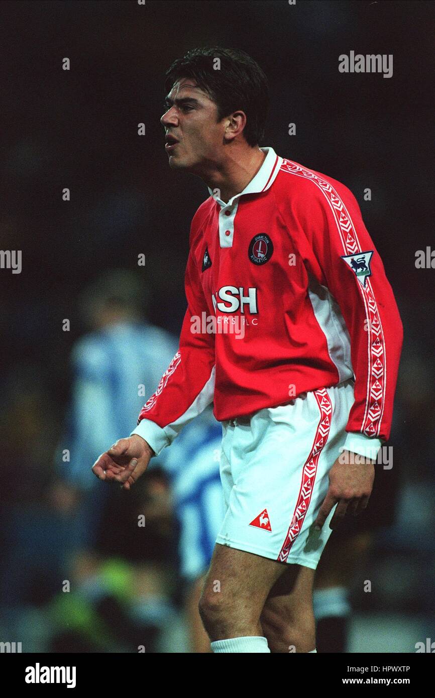 STEVE JONES . CHARLTON ATHLETIC FC 12 December 1998 Stock Photo - Alamy
