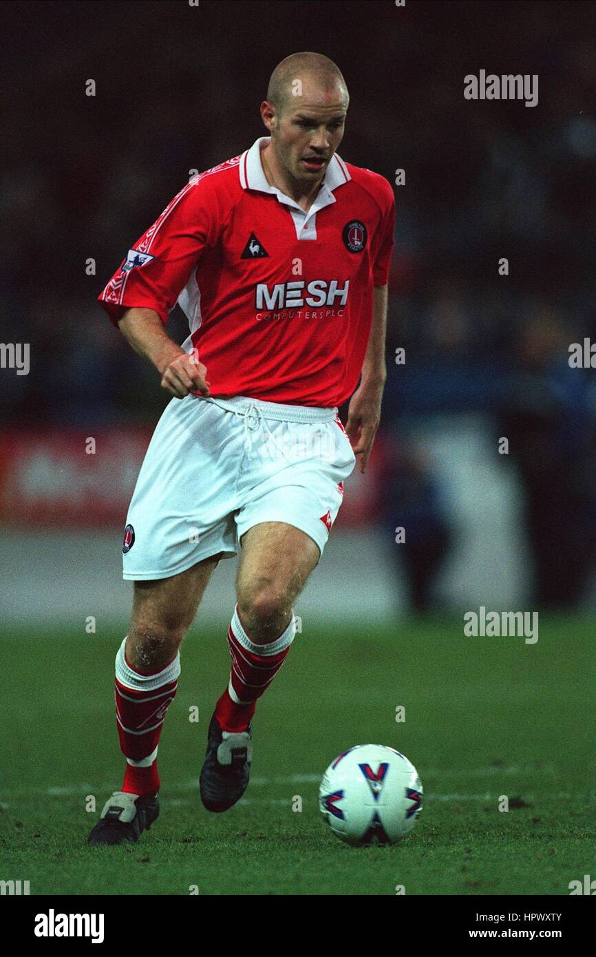 DANNY MILLS CHARLTON ATHLETIC FC 12 December 1998 Stock Photo - Alamy