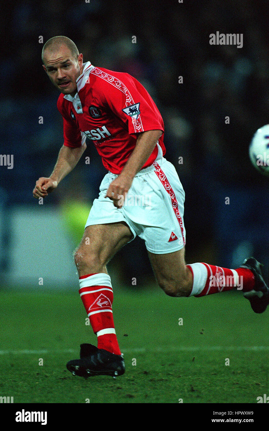 DANNY MILLS CHARLTON ATHLETIC FC 12 December 1998 Stock Photo - Alamy