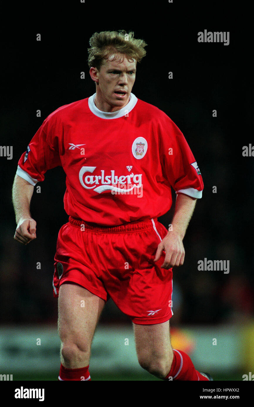 STEVE STAUNTON LIVERPOOL FC 14 December 1998 Stock Photo - Alamy
