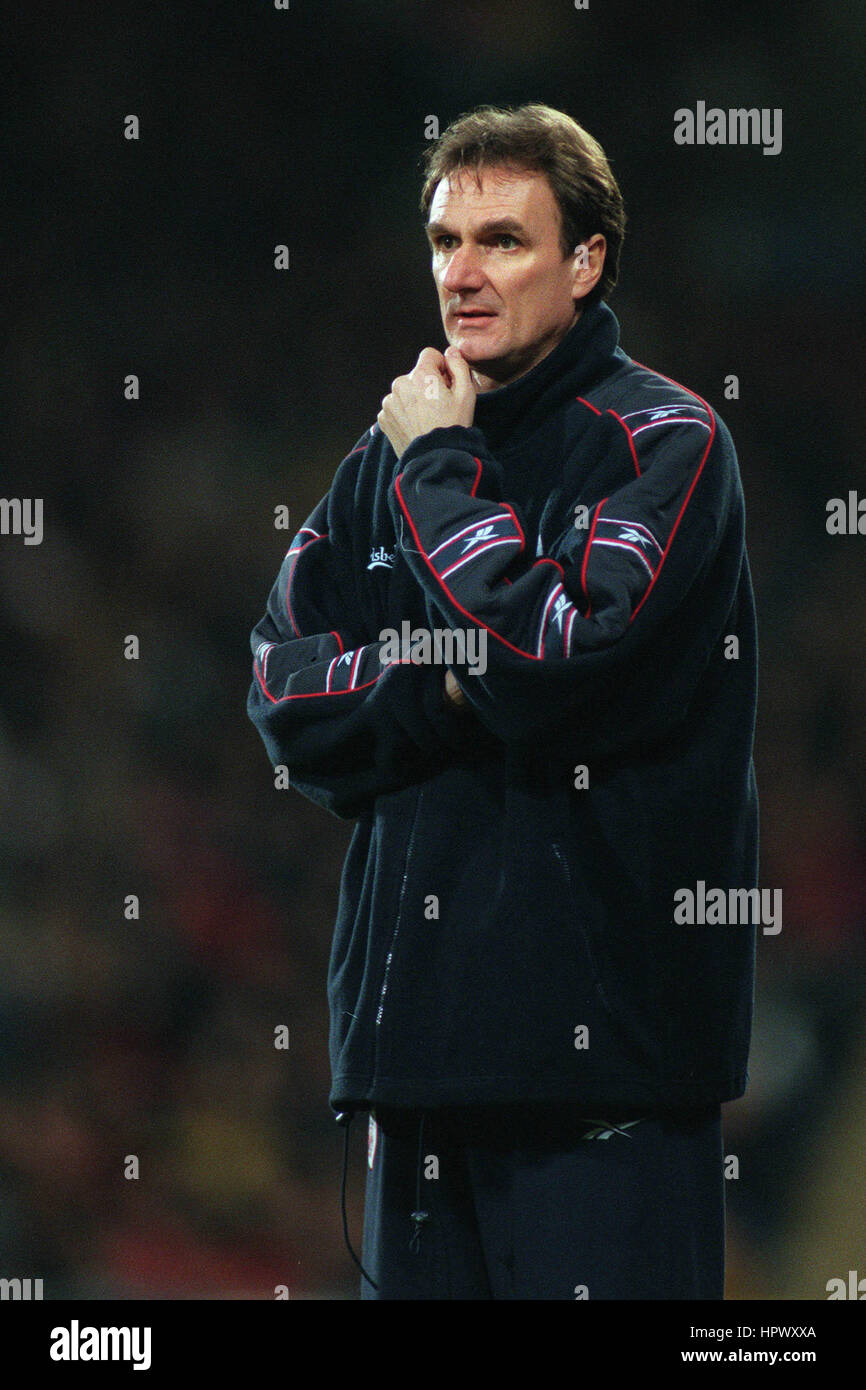 PHIL THOMPSON LIVERPOOL FC ASSISTANT MANAGER 14 December 1998 Stock ...