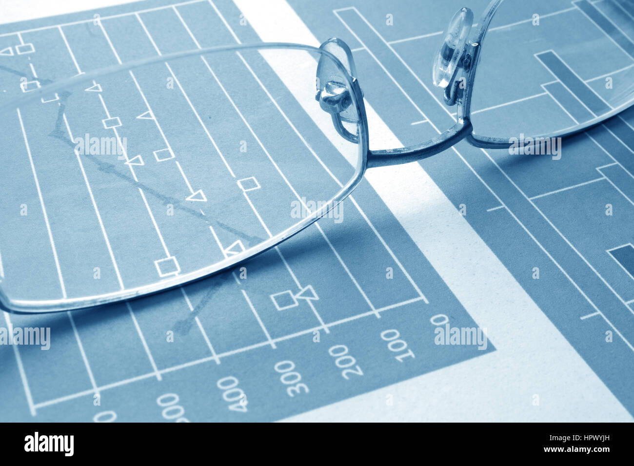 Data charts hi-res stock photography and images - Alamy