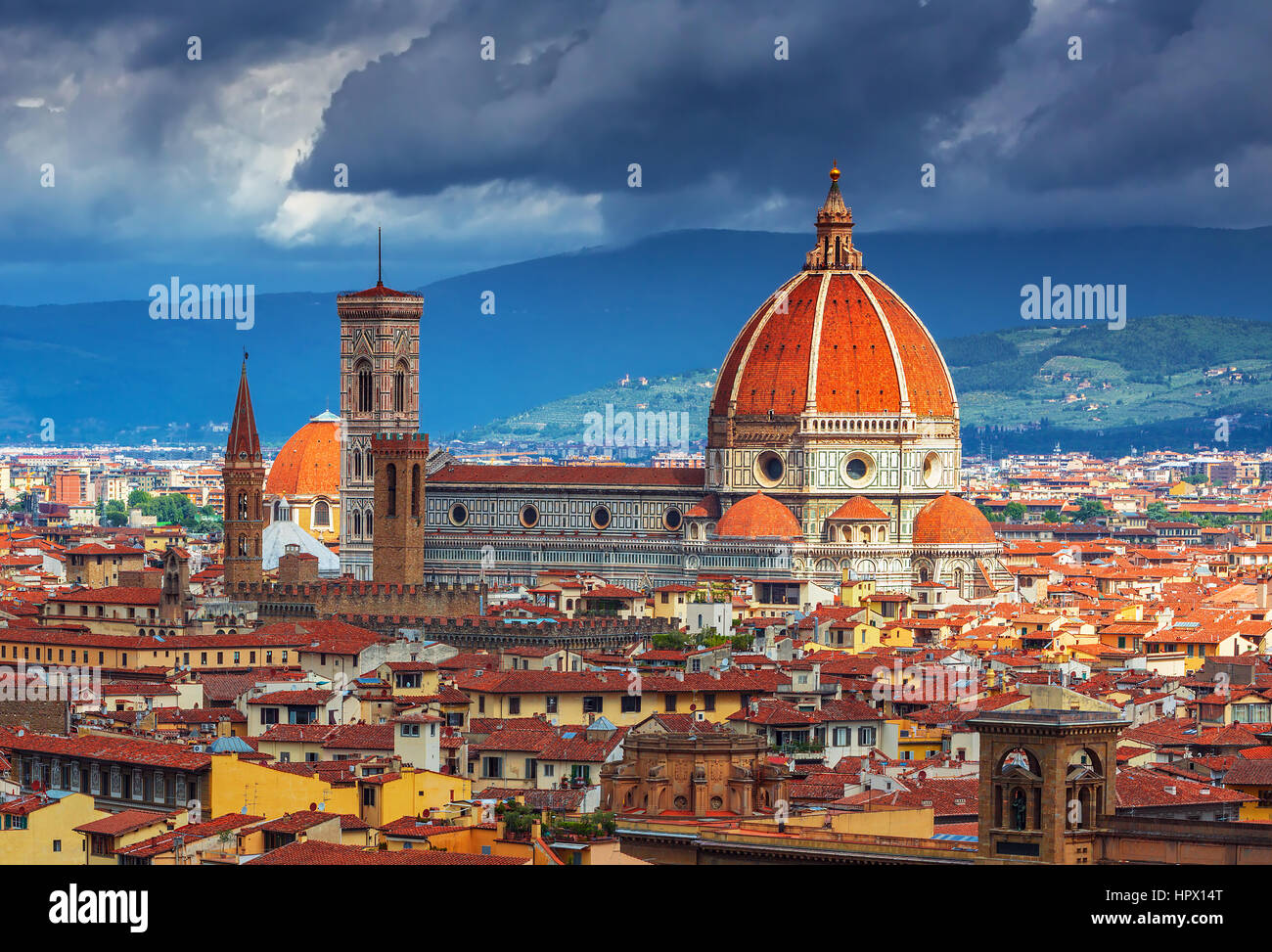 Beautiful view on hard of amazing Florence city and the Cathedral at ...