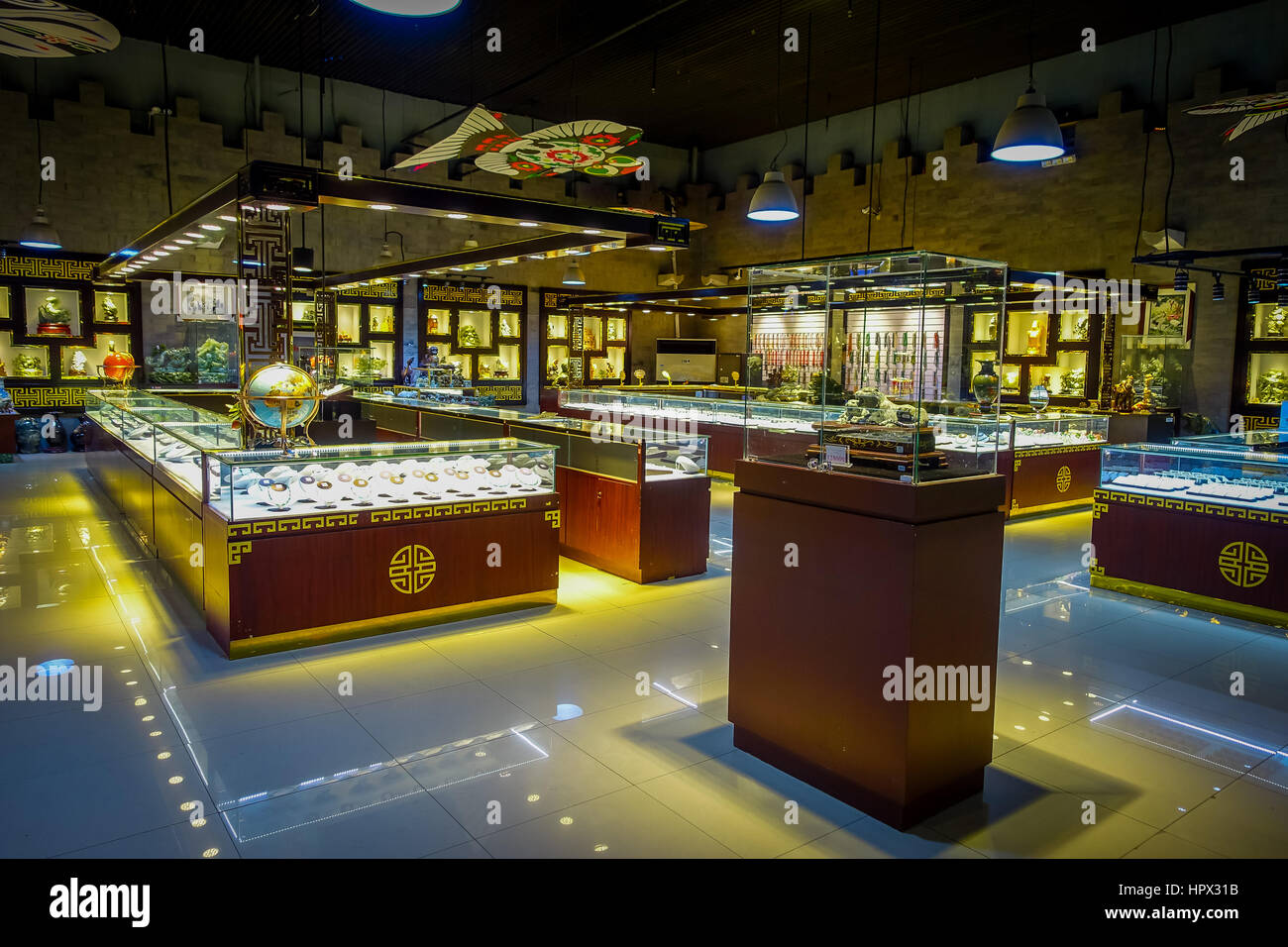 Chinese statues store hi-res stock photography and images - Alamy