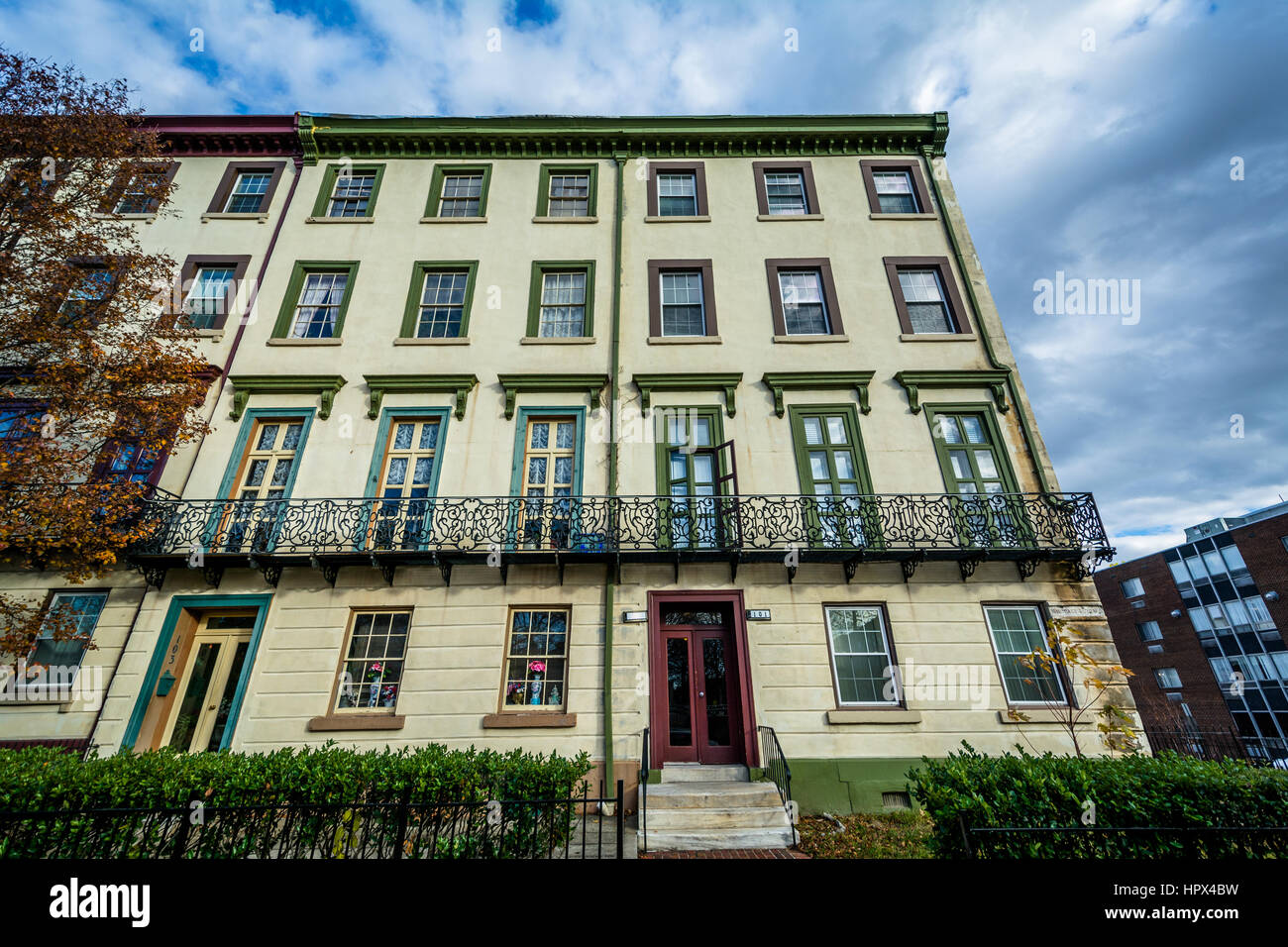 Baltimore rowhouses hi-res stock photography and images - Alamy