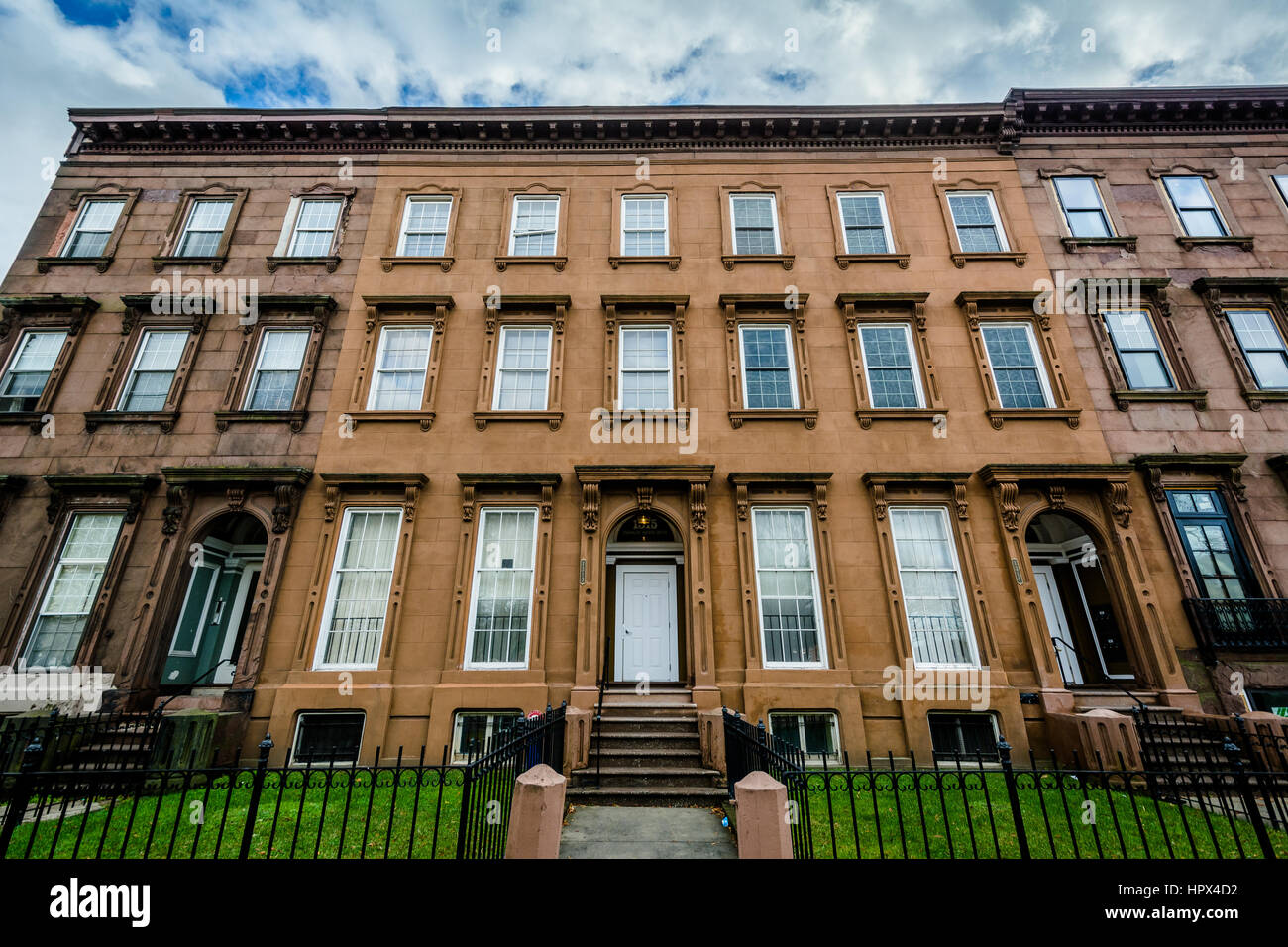 Baltimore rowhouses hi-res stock photography and images - Alamy