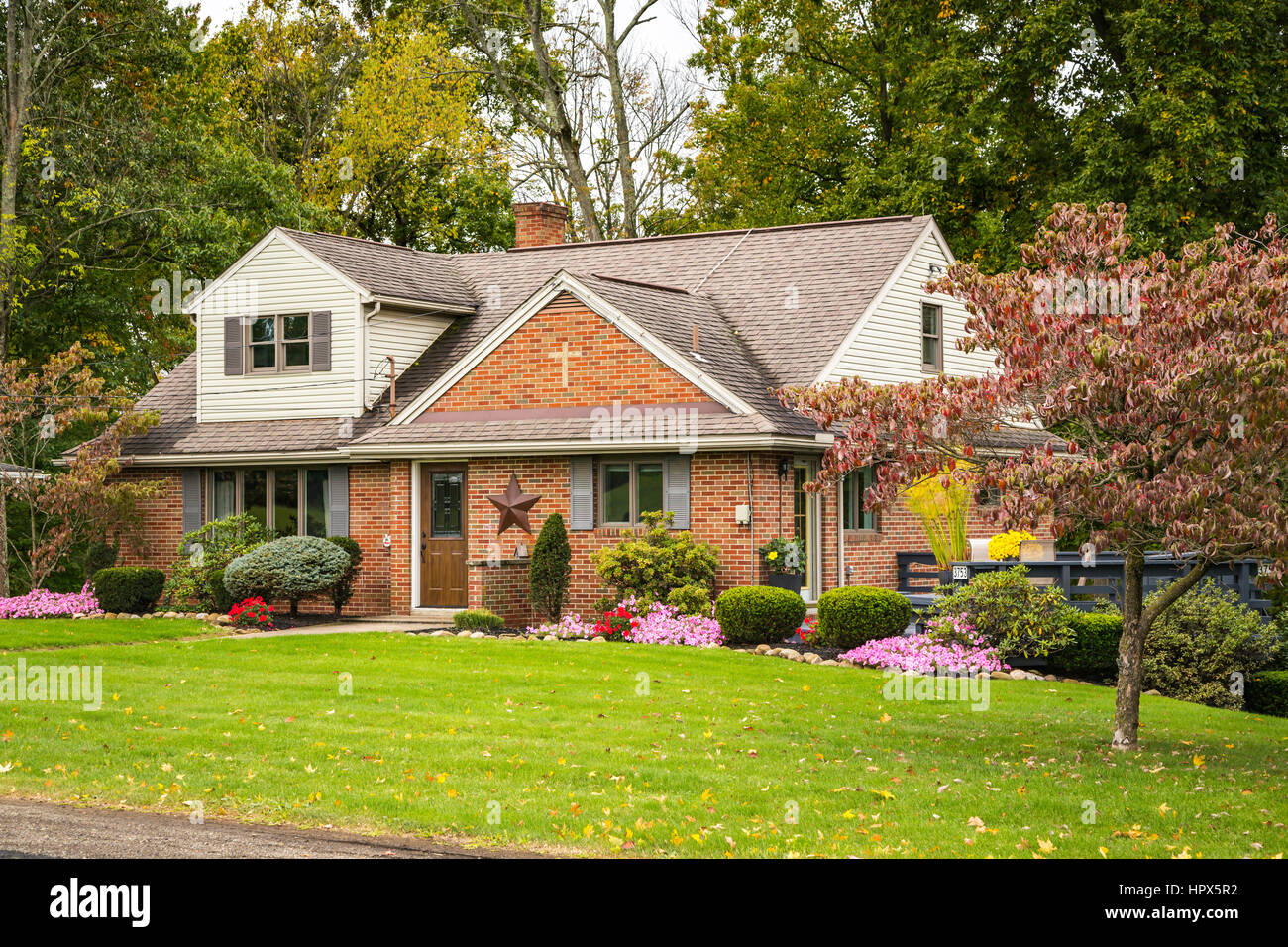 Home and lawn hi-res stock photography and images - Alamy