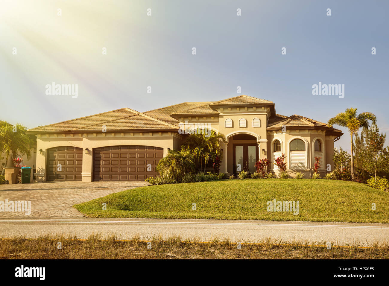 Stucco home hi-res stock photography and images - Alamy