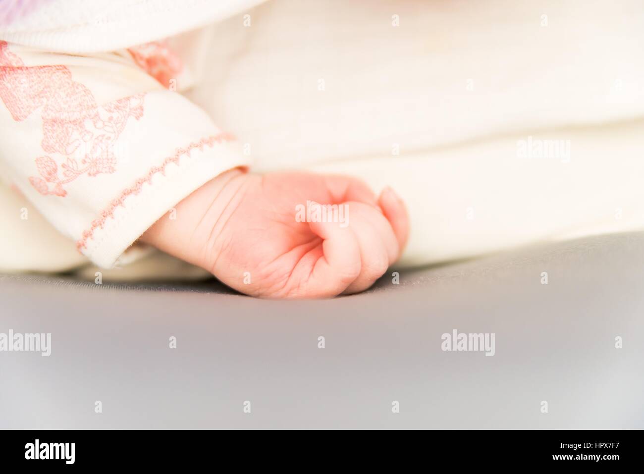Newborn baby hands Stock Photo - Alamy