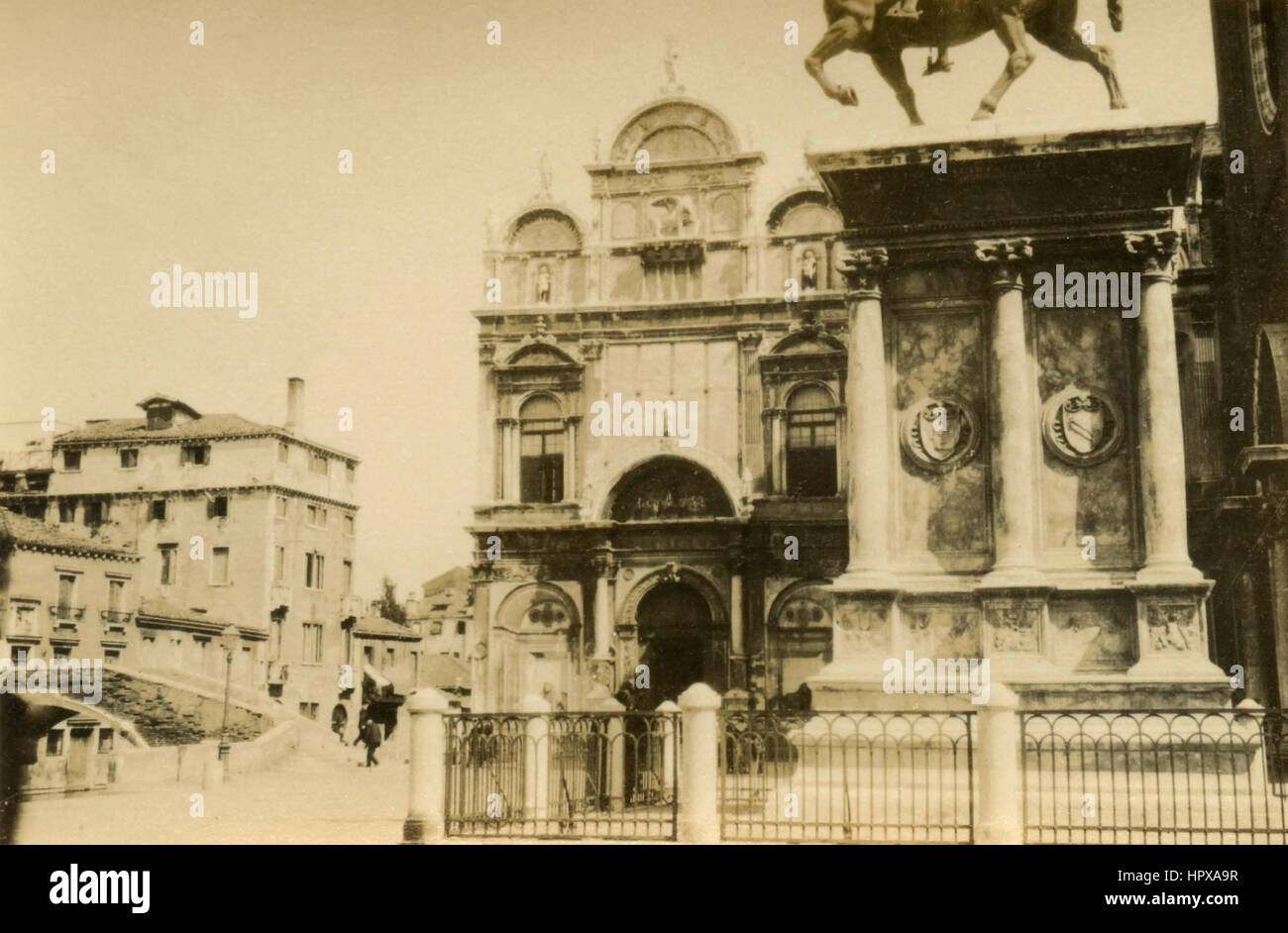 The equestrian statue of the condottiere Bartolomeo Colleoni, Venice ...