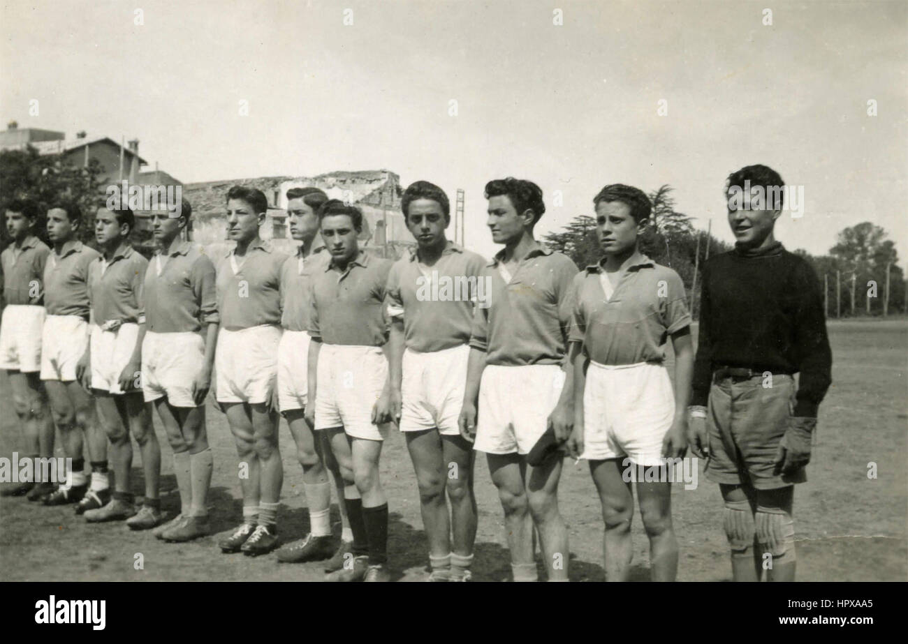 Football 1950's hi-res stock photography and images - Alamy