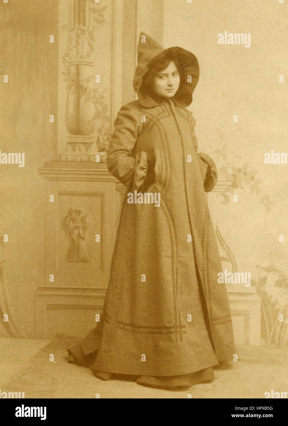 1900s italy dress hi-res stock photography and images - Alamy