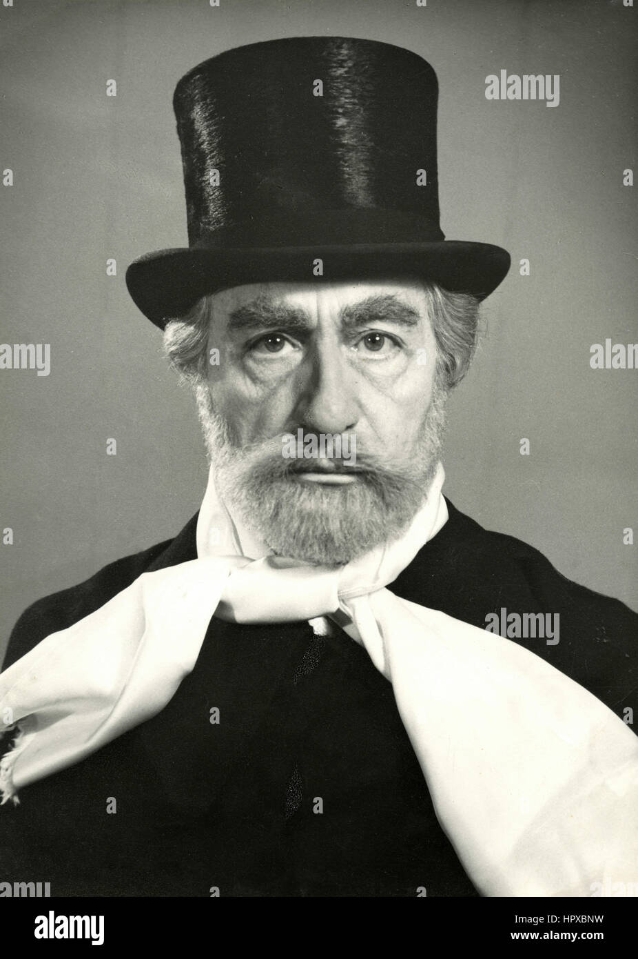 Portrait man top hat hi-res stock photography and images - Alamy