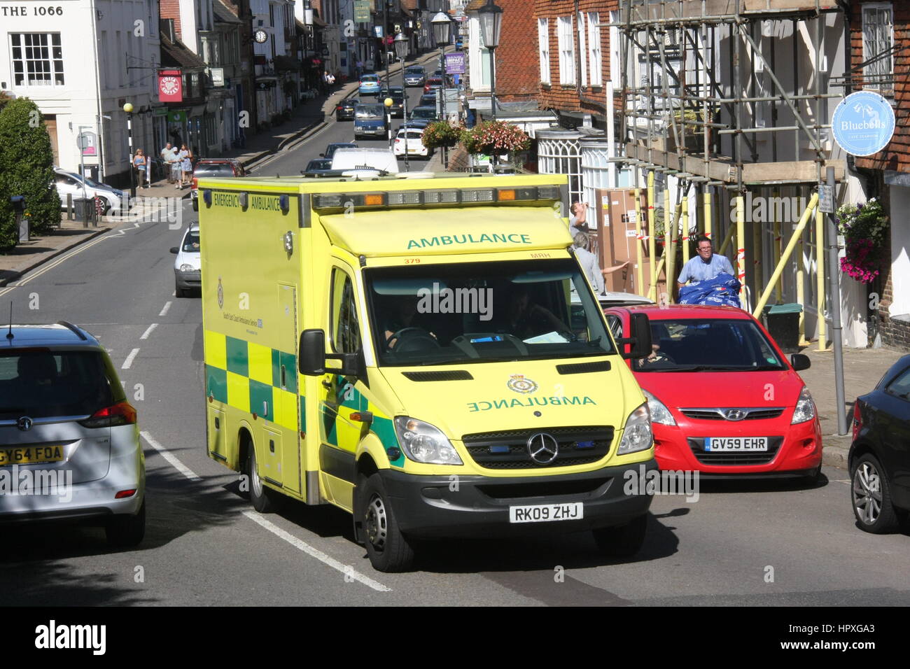 A SOUTH EAST COAST AMBULANCE SERVICE NHS FOUNDATION TRUST AMBULANCE ON ...