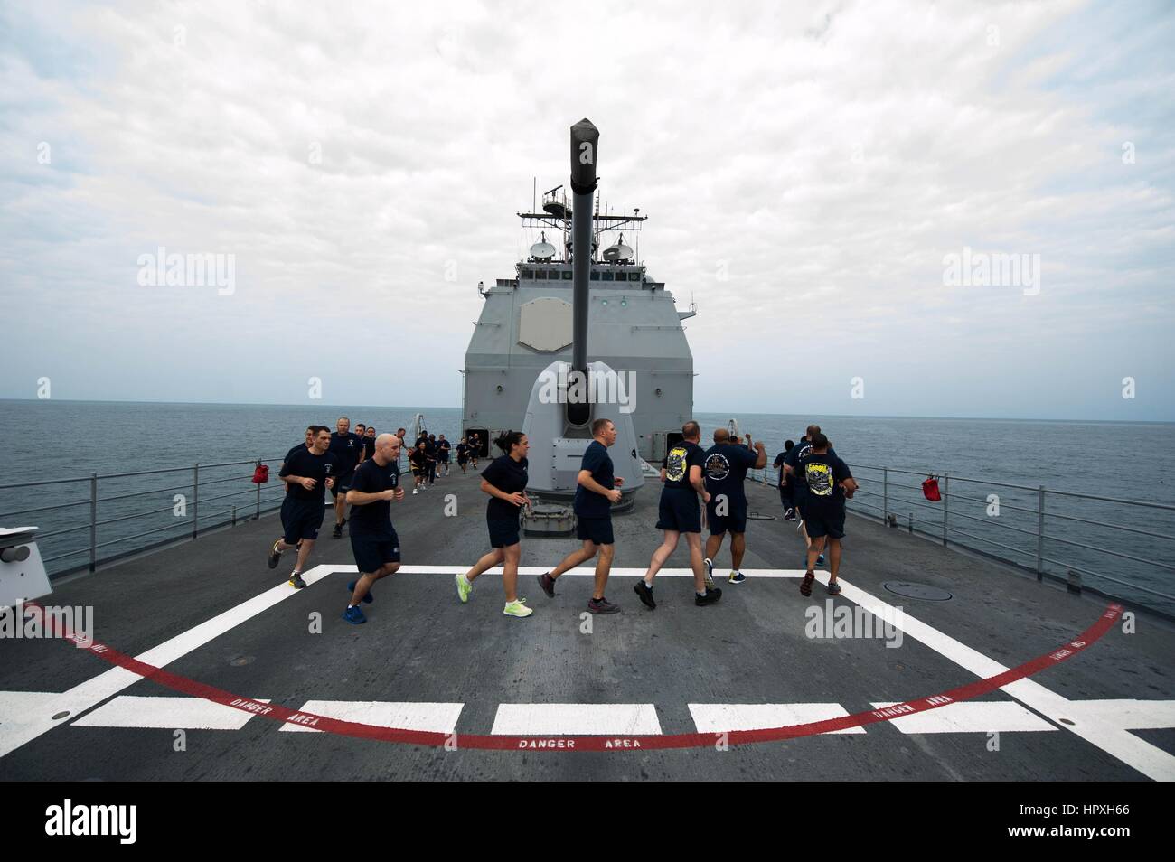 Navy Physical Training High Resolution Stock Photography and Images - Alamy