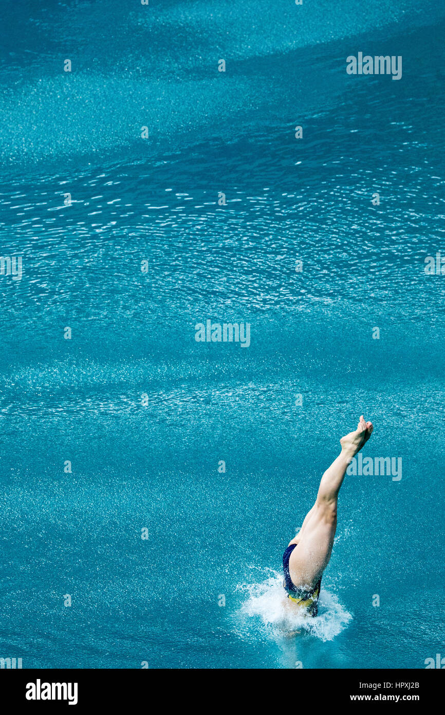 Springboard diving hi-res stock photography and images - Alamy