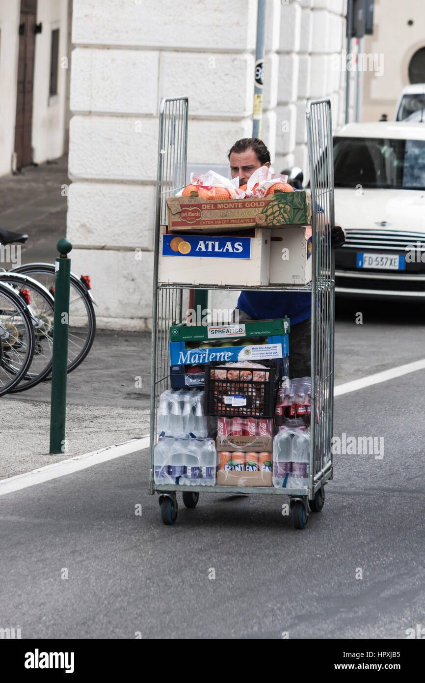 Restaurant deliveries hi-res stock photography and images - Alamy