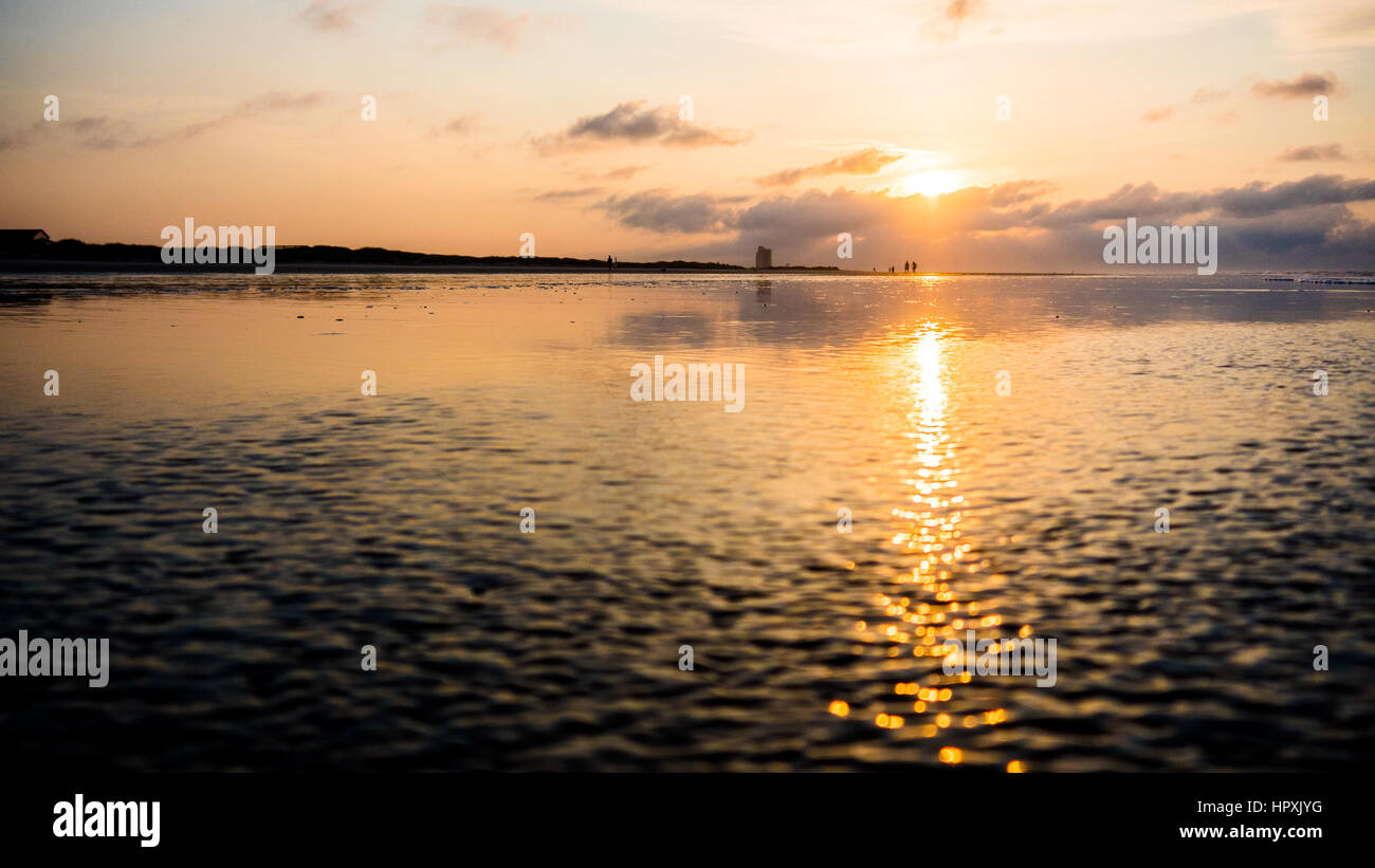 Sunset beach north carolina hi-res stock photography and images - Alamy